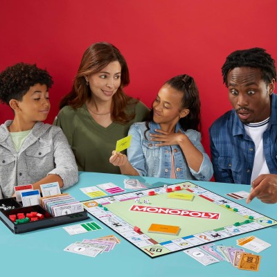 Monopoly Gioco classico da tavolo con vaschetta-contenitore e pedine ...